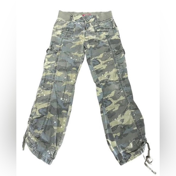 UNIONBAY | Pants & Jumpsuits | Y2k Grunge Low Rise Camo Cargo Pants By ...